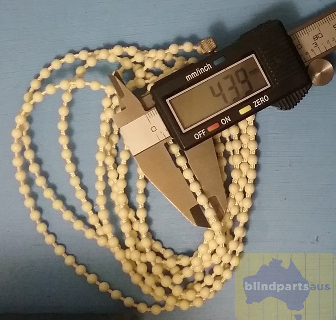 Control Chain 4.5mm 1000mm continuous looped plastic birch white/cream ...